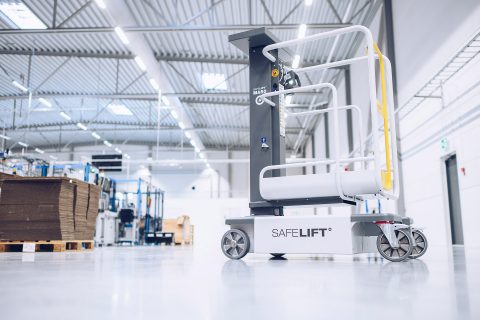 Eliminate Worker Injury - Safelift - Mast lifts for safe work indoors