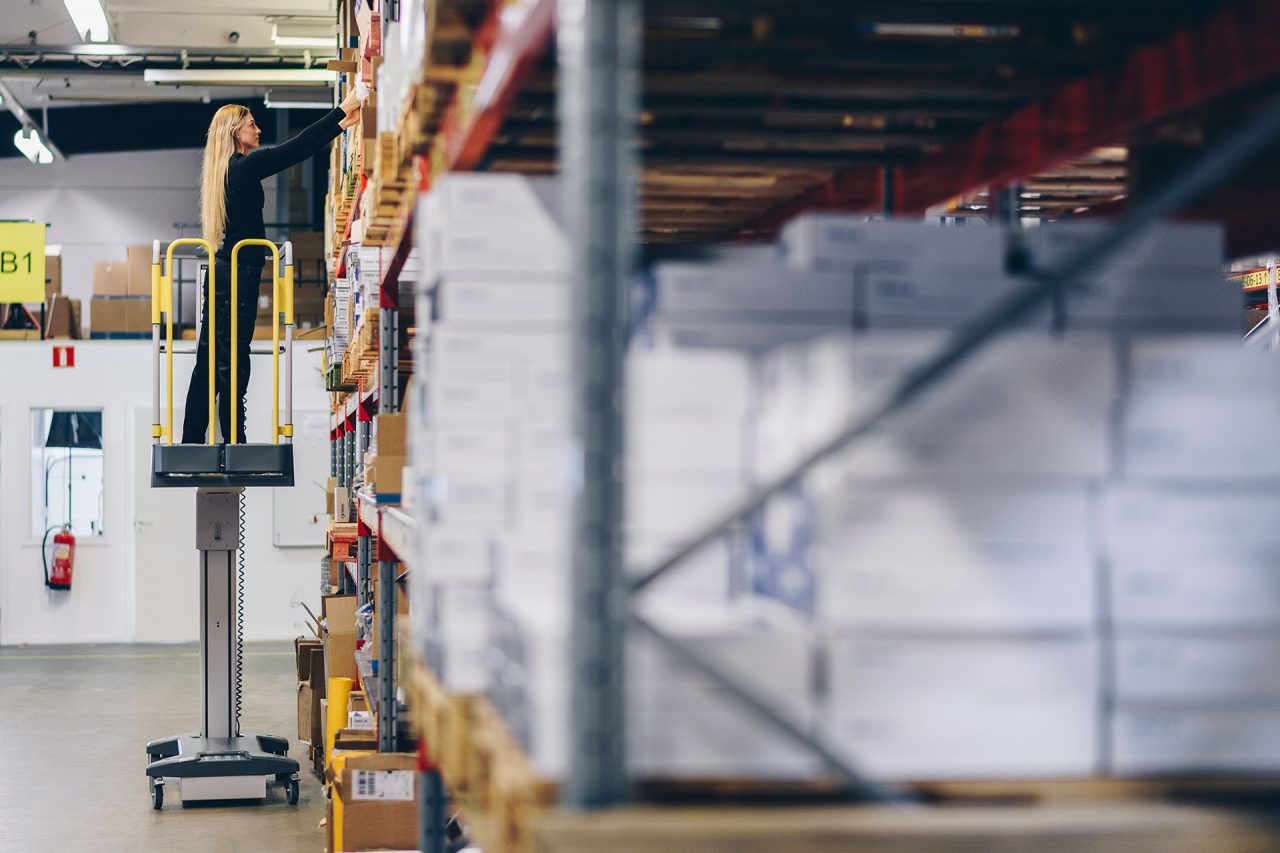 Safelift - Mast lifts for safe work indoors